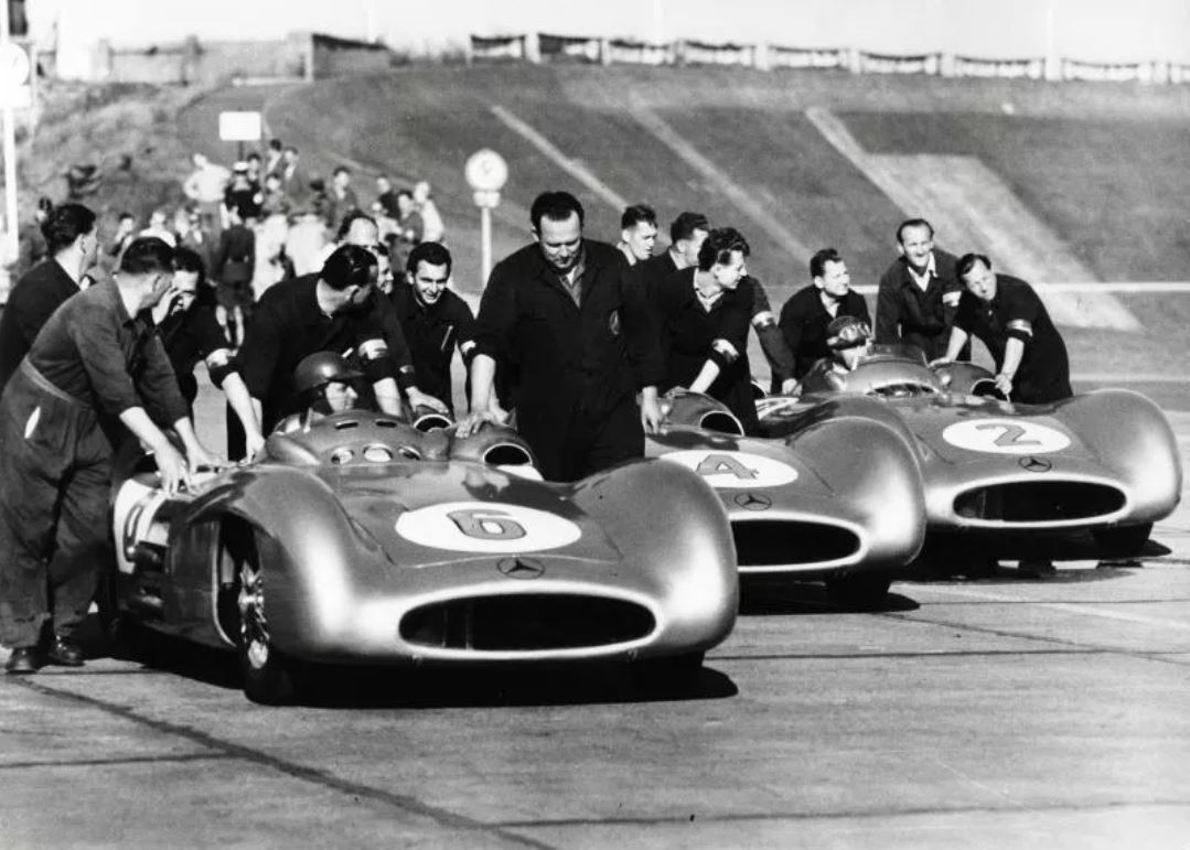 Die Avus: Wiederaufbau und Nachkriegszeit | Stadtmuseum Berlin